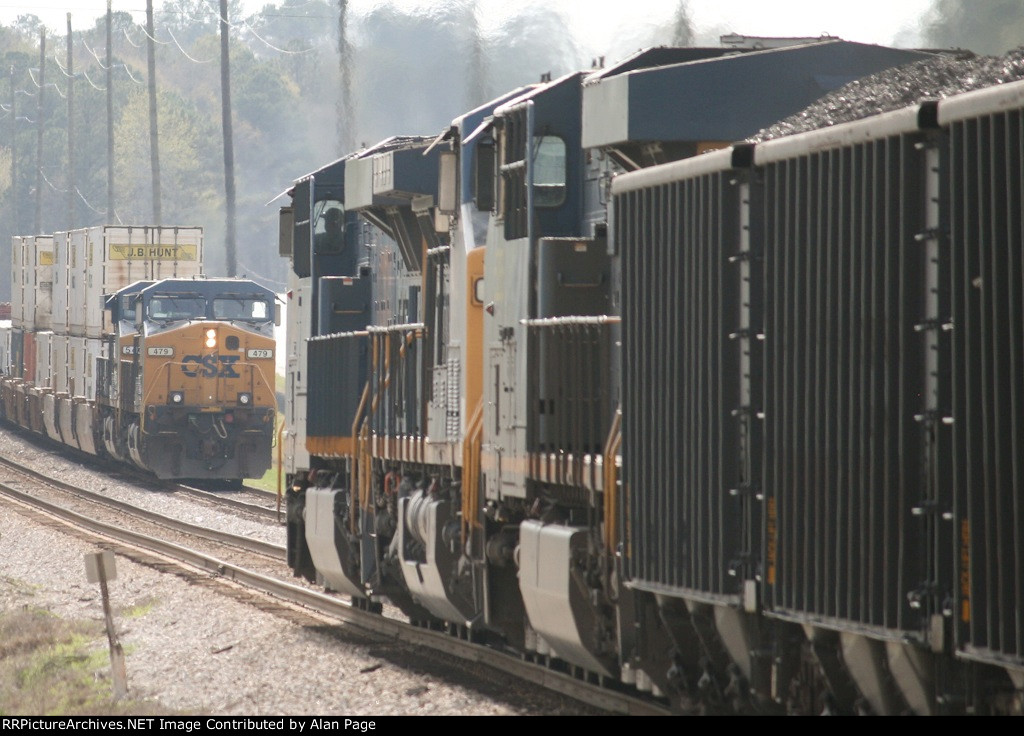 CSX 3234 about to meet 479